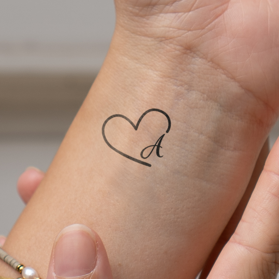 Herz mit Initialen Tattoo (A-Z) | Temporäres Tattoo | Inkster
